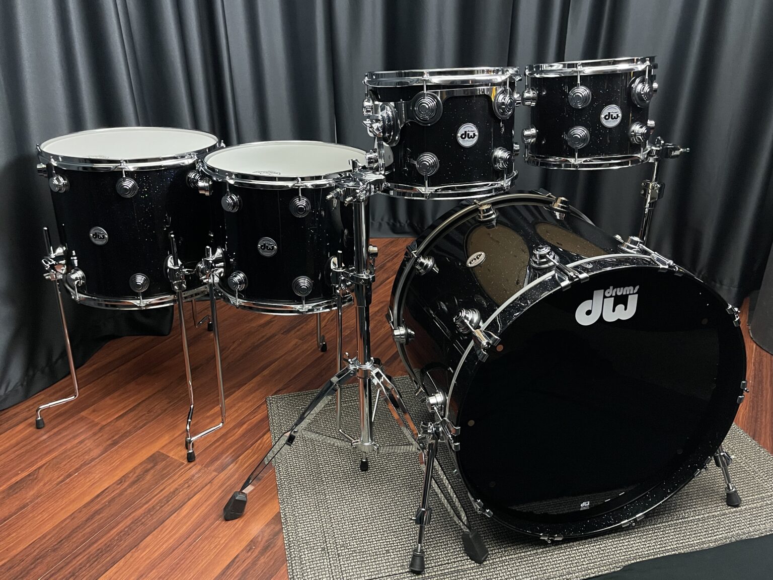 DW Used Drum Set Collector's Maple Lacquer Specialty Black Mirra 5pc Kit - Dales Drum Shop 2025